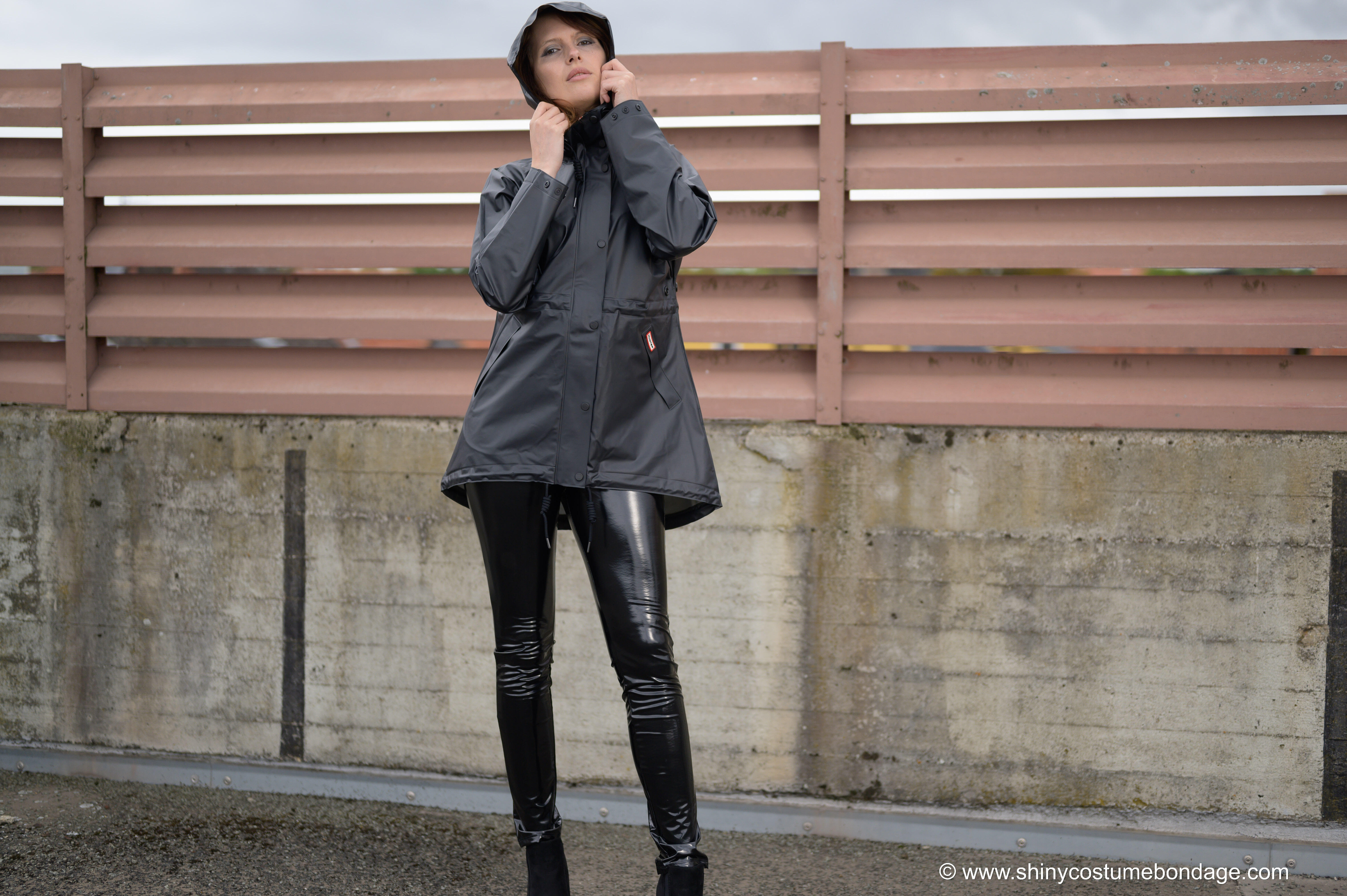 Clipspool | Miss Petra in blue Hunter rain jacket and patent leggings
